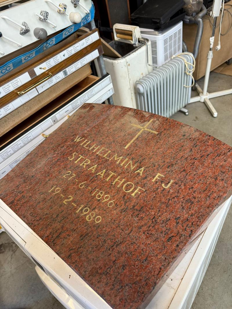 Opmerkelijk: Grafsteen zoekt erfgenaam / Nieuws | FOK.nl