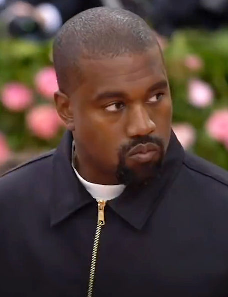 Joodse organisatie sleept kabinet voor rechter om Kanye West te weren ...